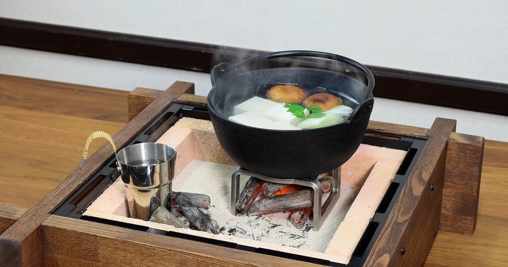 The Chirori is a compact traditional Japanese cooking hearth for your ...