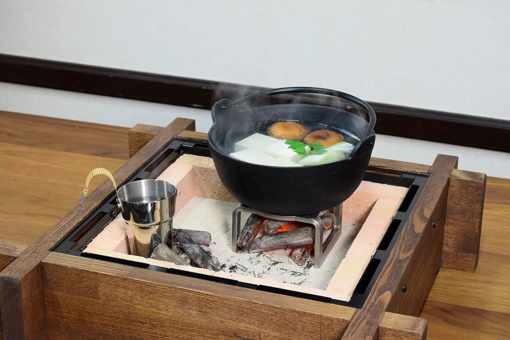 The Chirori is a compact traditional Japanese cooking hearth for your ...