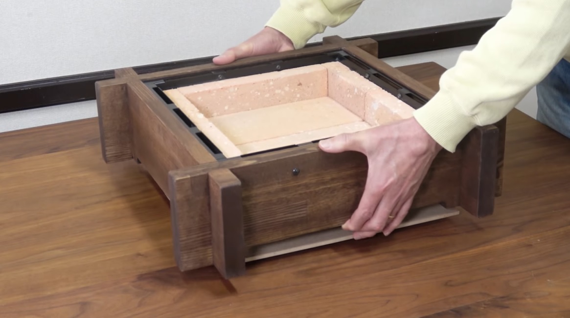 The Chirori is a compact traditional Japanese cooking hearth for your ...