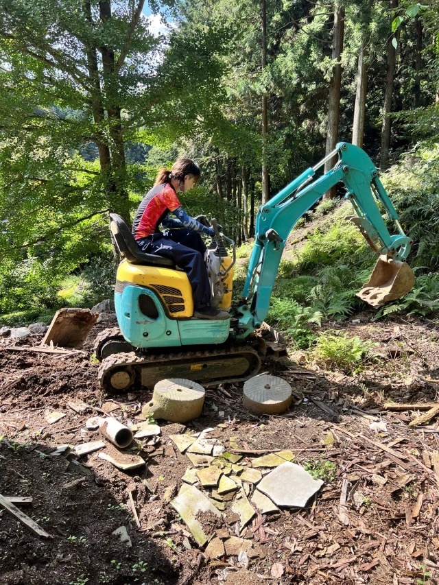 Turning a crazy cheap country Japanese house into a home — Step 11: Dig ...