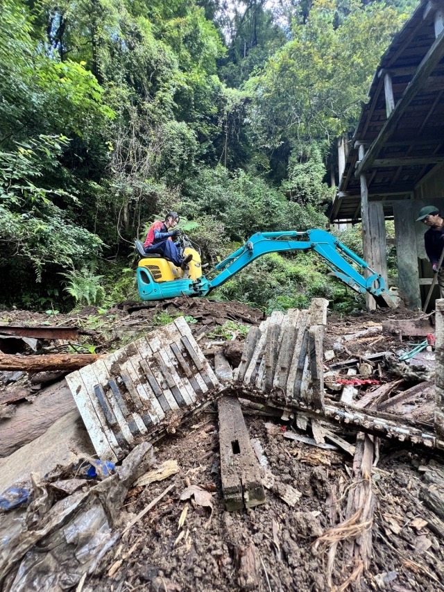 Turning a crazy cheap country Japanese house into a home — Step 11: Dig ...