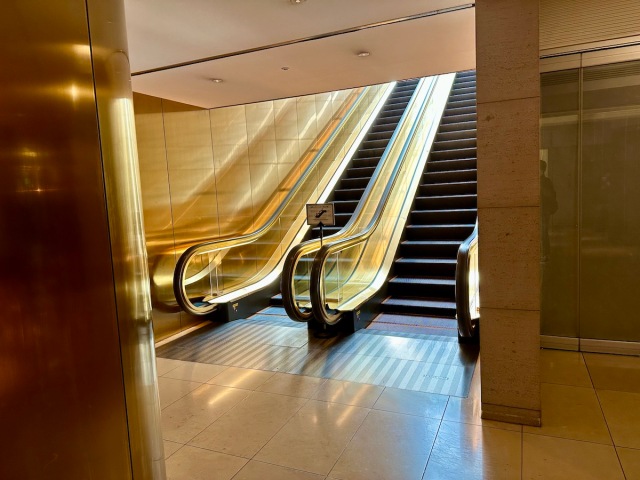 The golden escalator hidden at a Tokyo train station | SoraNews24 ...