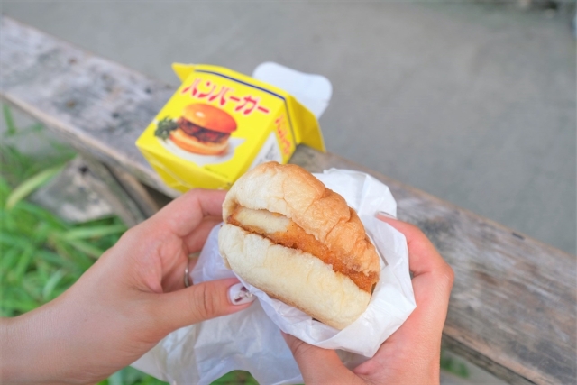 Japanese vending machine mecca: Around 100 rare retro machines await ...