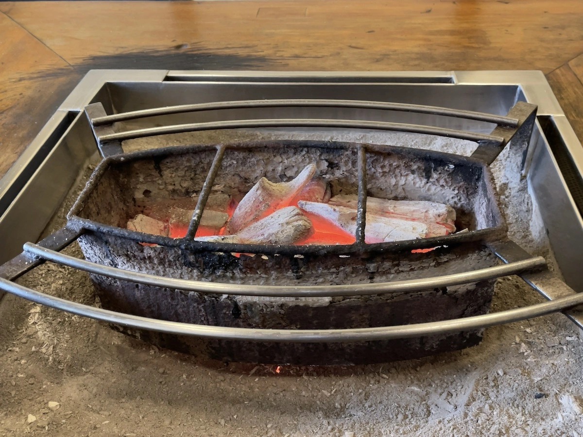 Japanese conveyor belt restaurant delivers food by boat in Tokyo ...