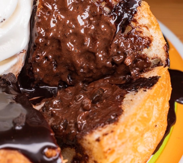 Black Thunder becomes an epic chocolate dessert at Japanese cafe chain ...