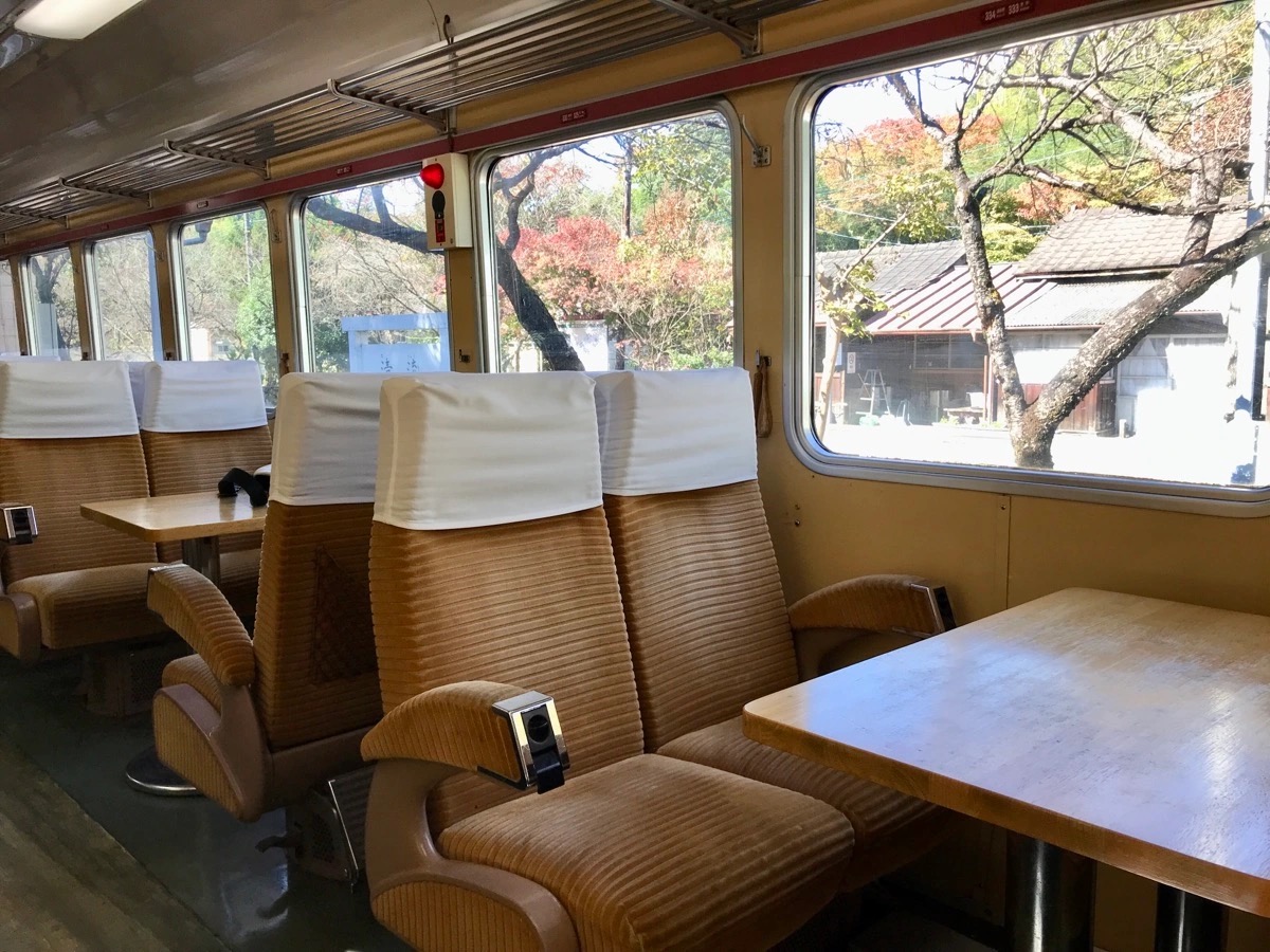 Japanese train becomes a restaurant at this sleepy countryside station ...