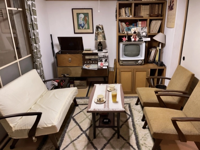 Perfectly recreated 1960s Japanese apartment lets museum visitors go ...
