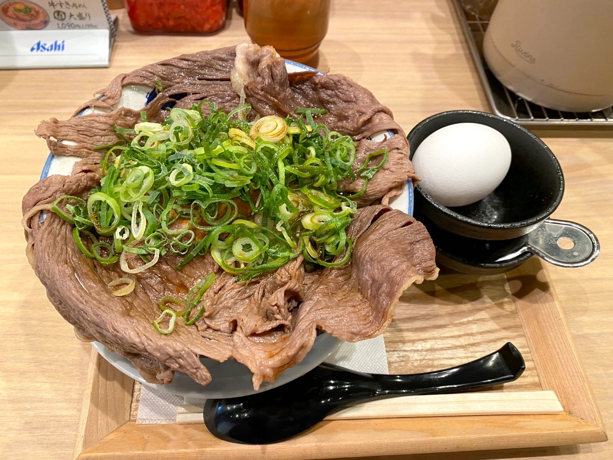 Our reporter gets stuck into some ‘Meat Curtain’ beef sukiyaki in Tokyo ...