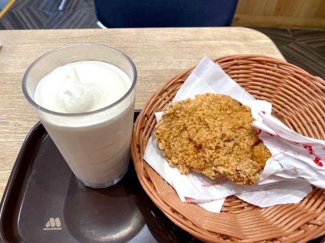 Mos Burger says dipping fried chicken into milkshakes should be a thing ...