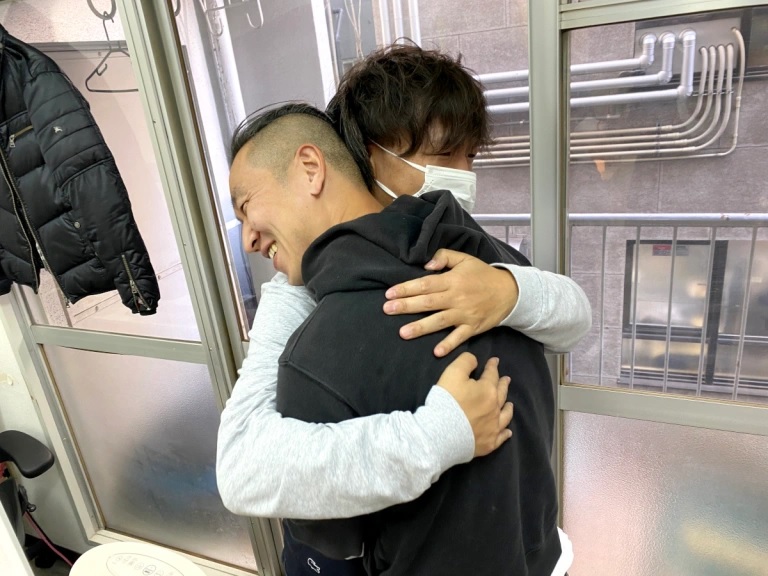 How hard is it to get a hug if you’re feeling cold at the SoraNews24 ...