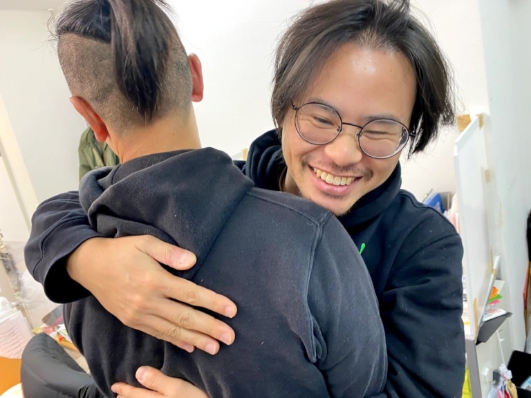 How hard is it to get a hug if you’re feeling cold at the SoraNews24 ...