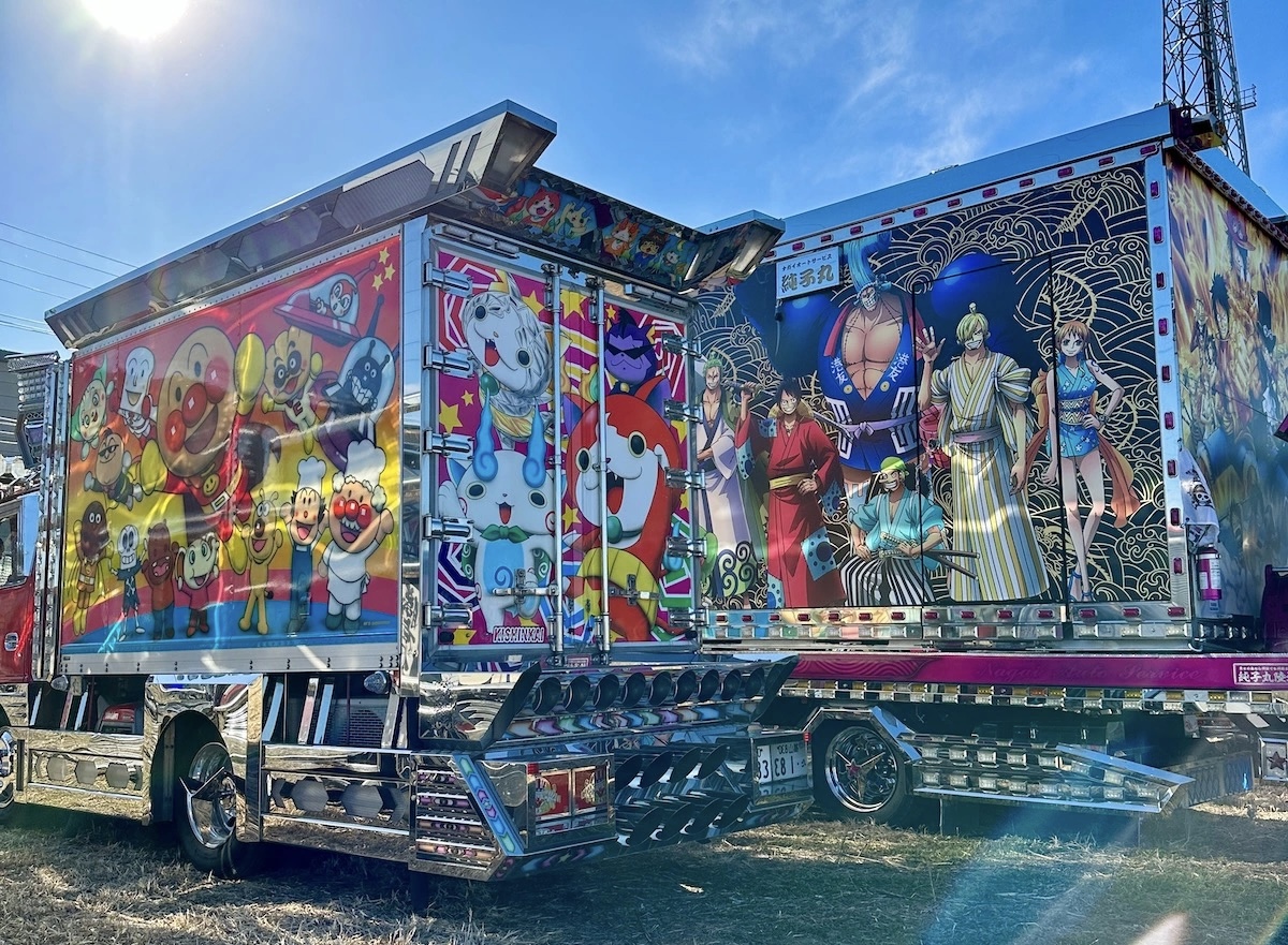 Kicking off the new year with a gathering of the most famous dekotora ...