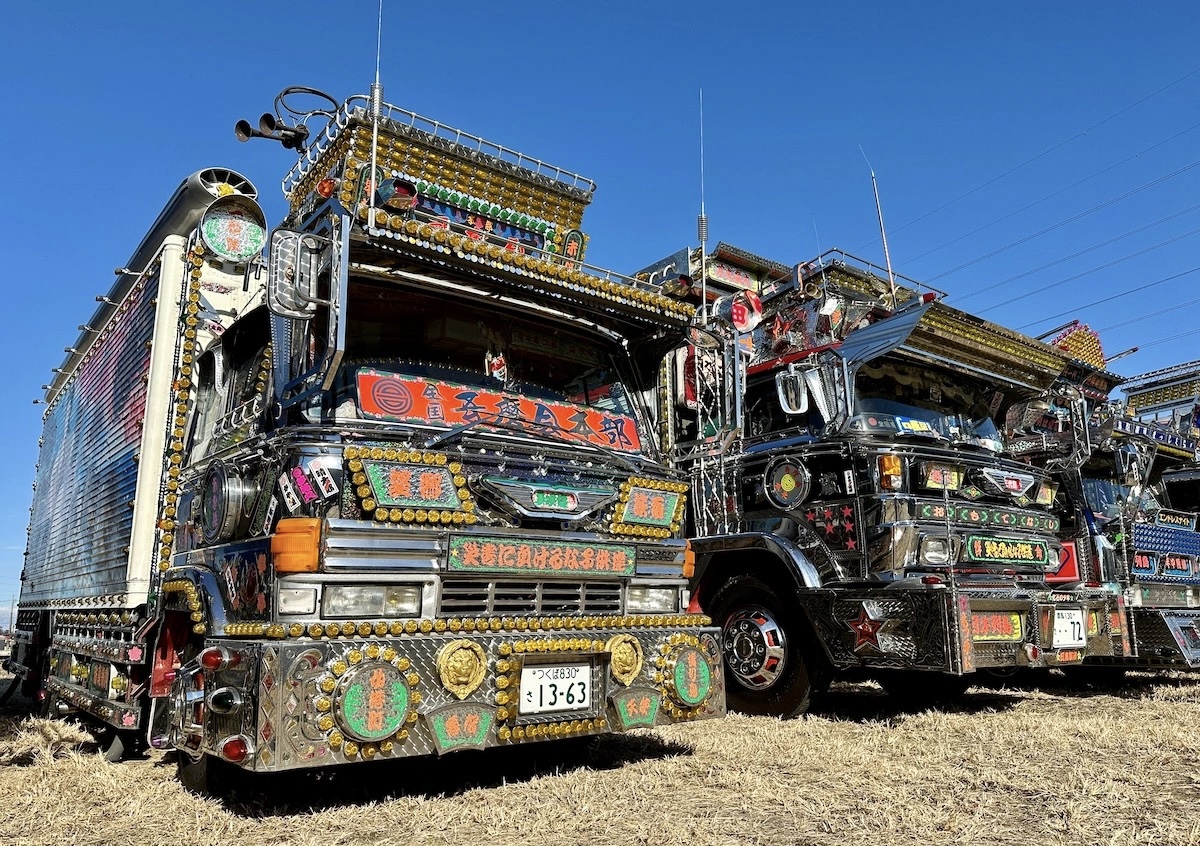 Kicking off the new year with a gathering of the most famous dekotora ...