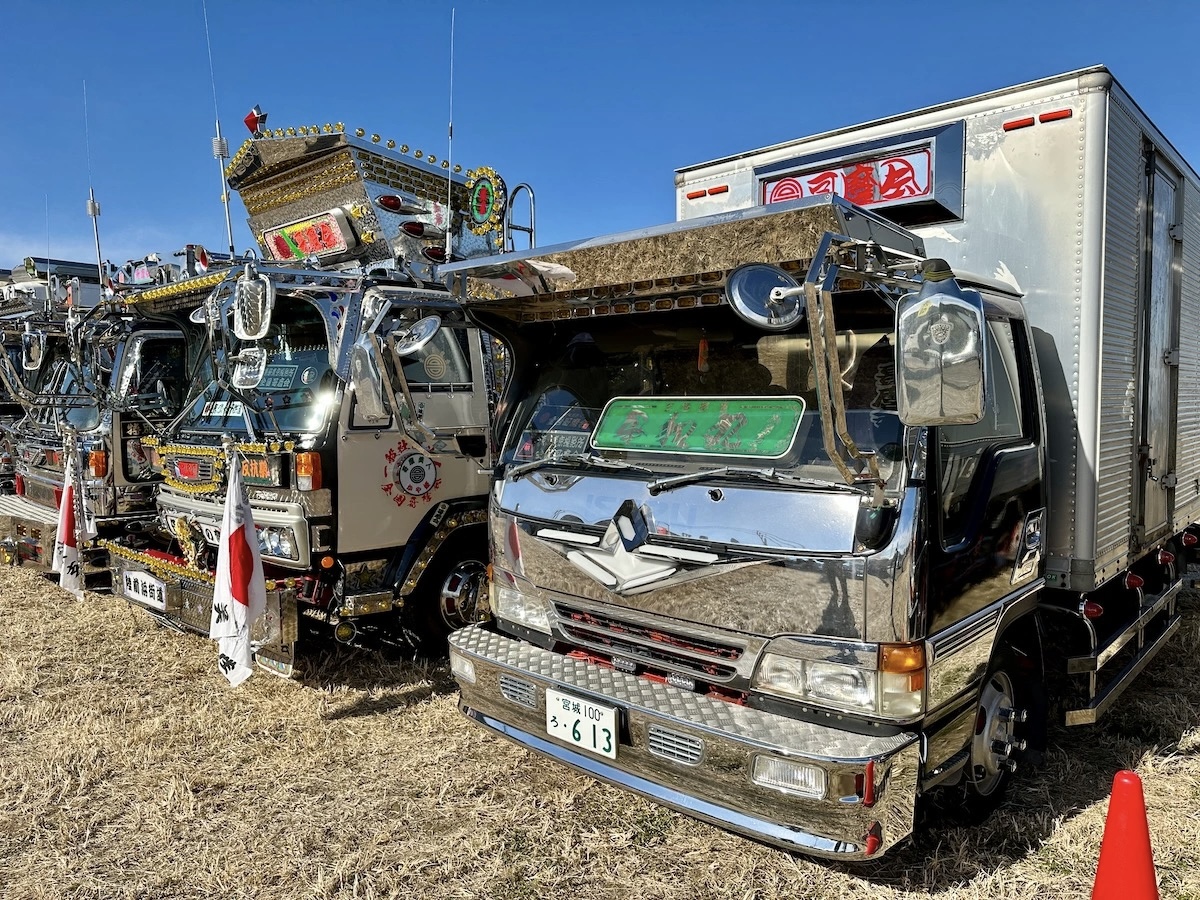 Kicking off the new year with a gathering of the most famous dekotora ...