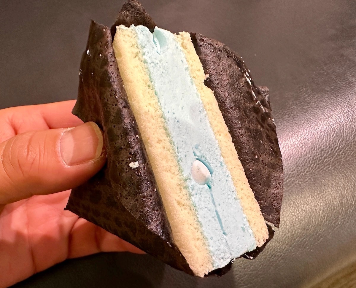 Japanese vending machine sells…onigiri cakes!? | SoraNews24 -Japan News-