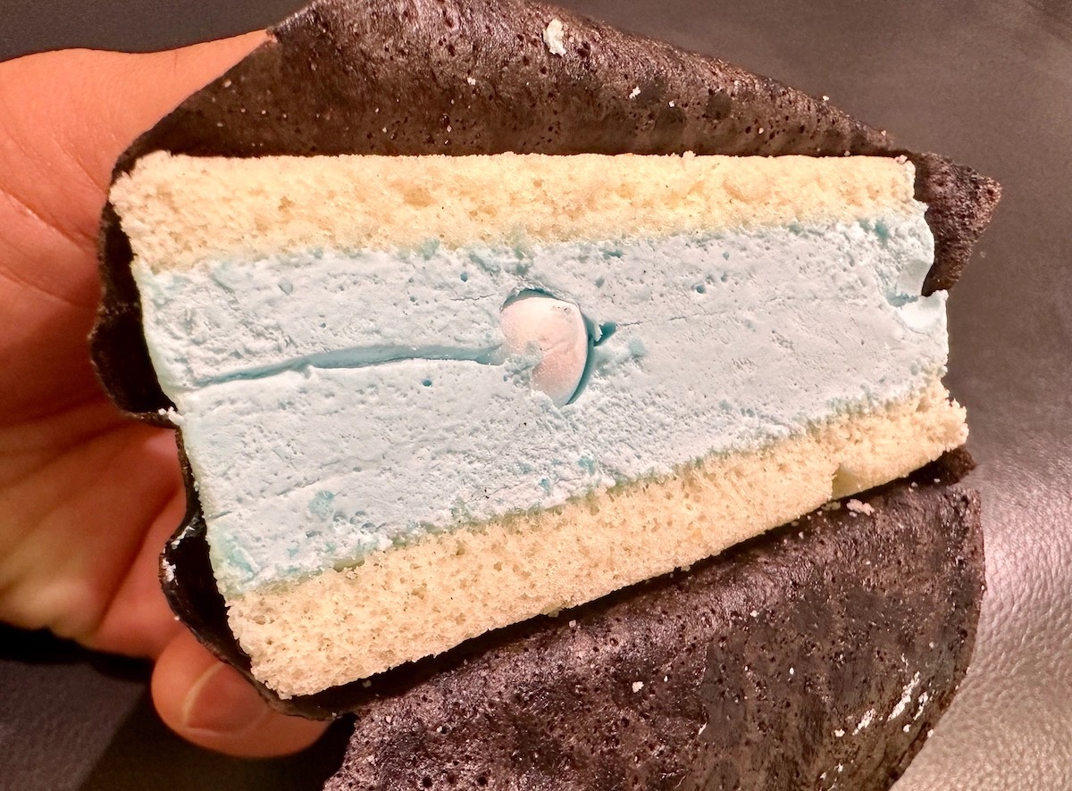 Japanese vending machine sells…onigiri cakes!? | SoraNews24 -Japan News-