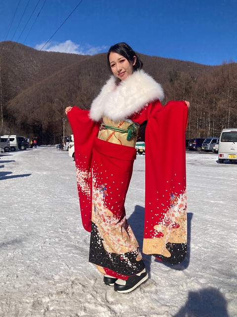 Kimono snowboarder captivates Internet with awesome Coming of Age Day ...