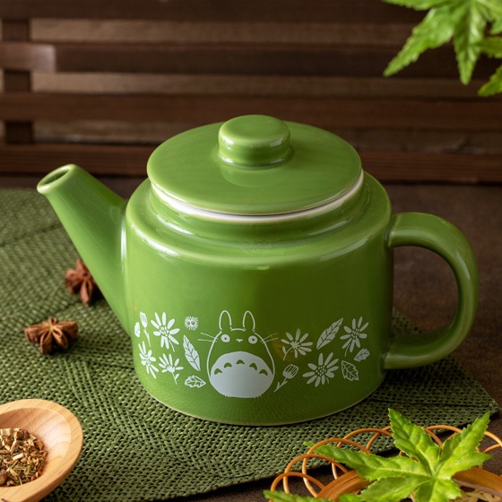 Tea with Totoro! Ghibli star gets his own green tea and drinkware line ...