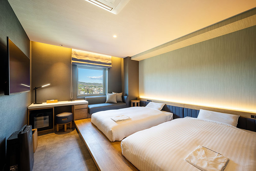 New unmanned hotel opens in Japan that requires check in and check out ...