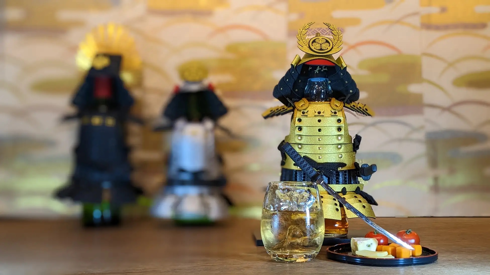 Samurai armor and mini katana tableware is here to keep your bottles ...
