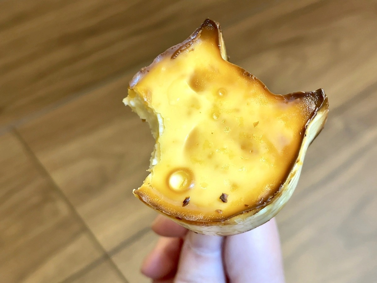 Eating all the cat treats at Japanese convenience store Family Mart ...