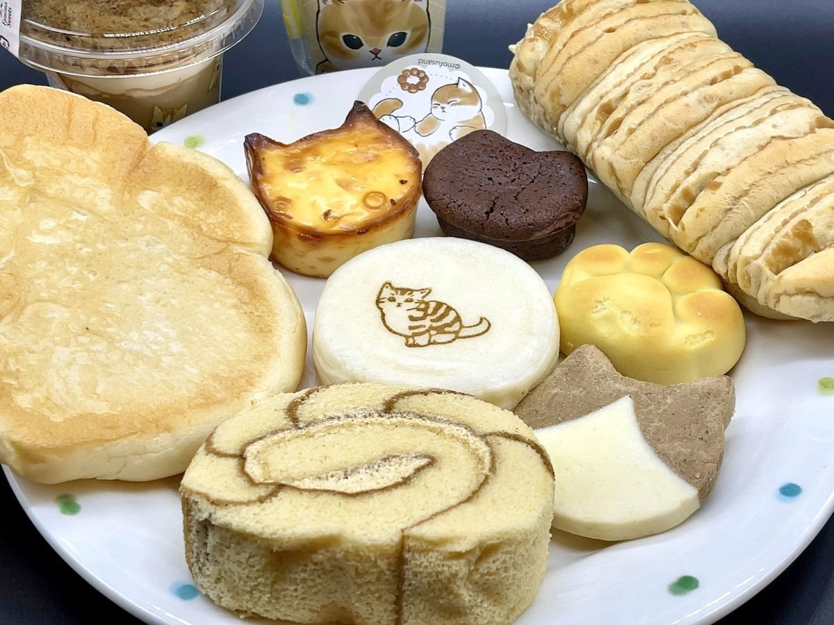 Eating all the cat treats at Japanese convenience store Family Mart ...