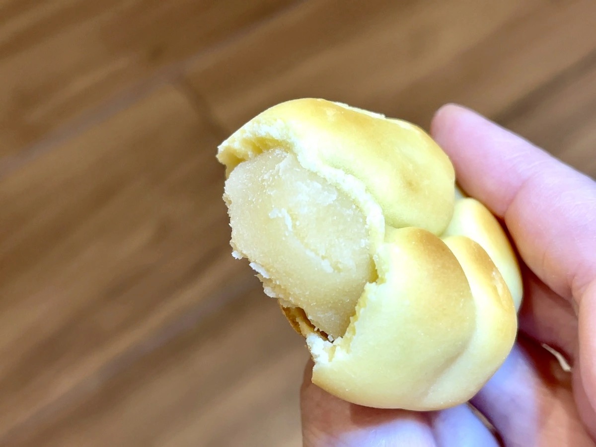 Eating all the cat treats at Japanese convenience store Family Mart ...