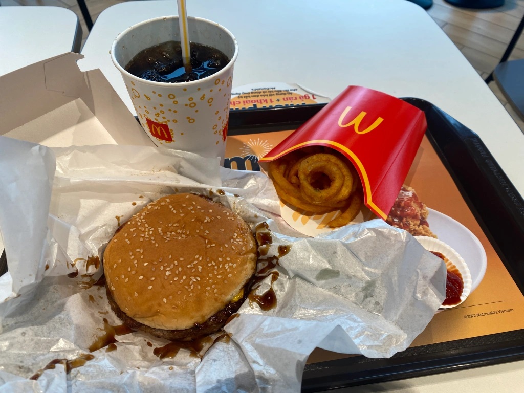 Our Japanese language reporter gets lucky with Vietnam McDonald’s ...