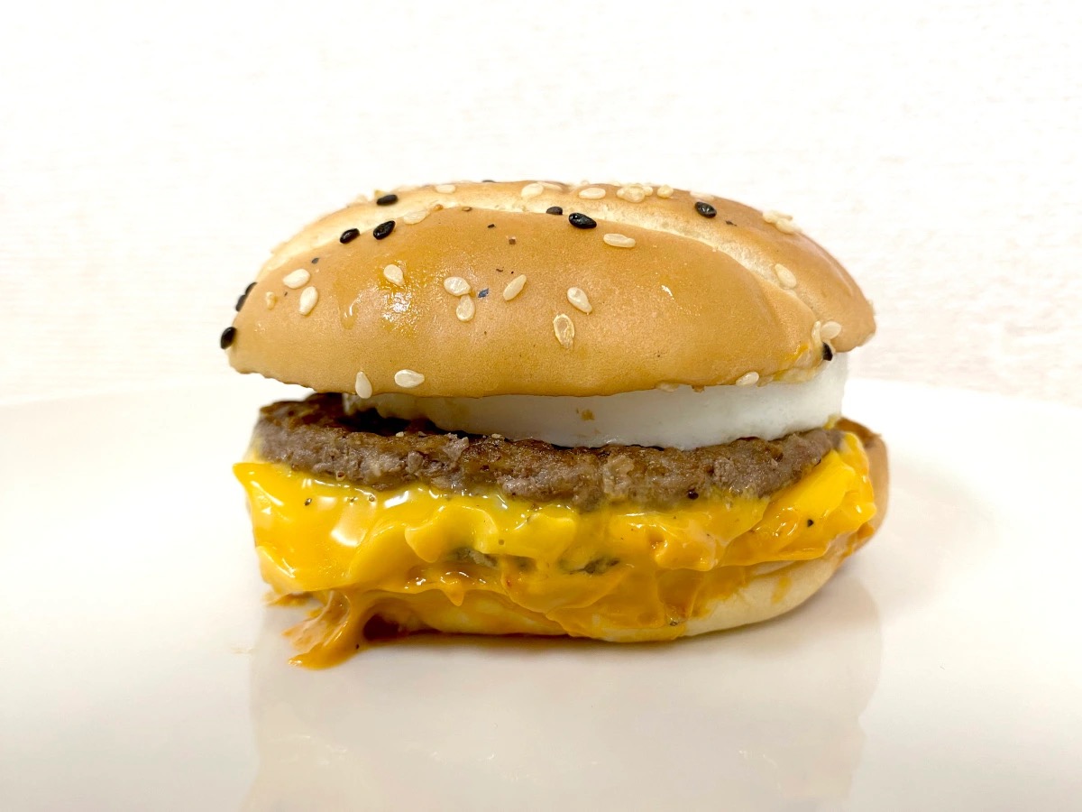 We try the new Asian Juicy burgers from McDonald’s Japan | SoraNews24 ...