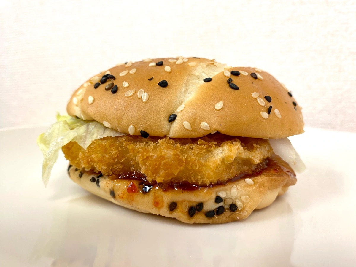 We try the new Asian Juicy burgers from McDonald’s Japan | SoraNews24 ...