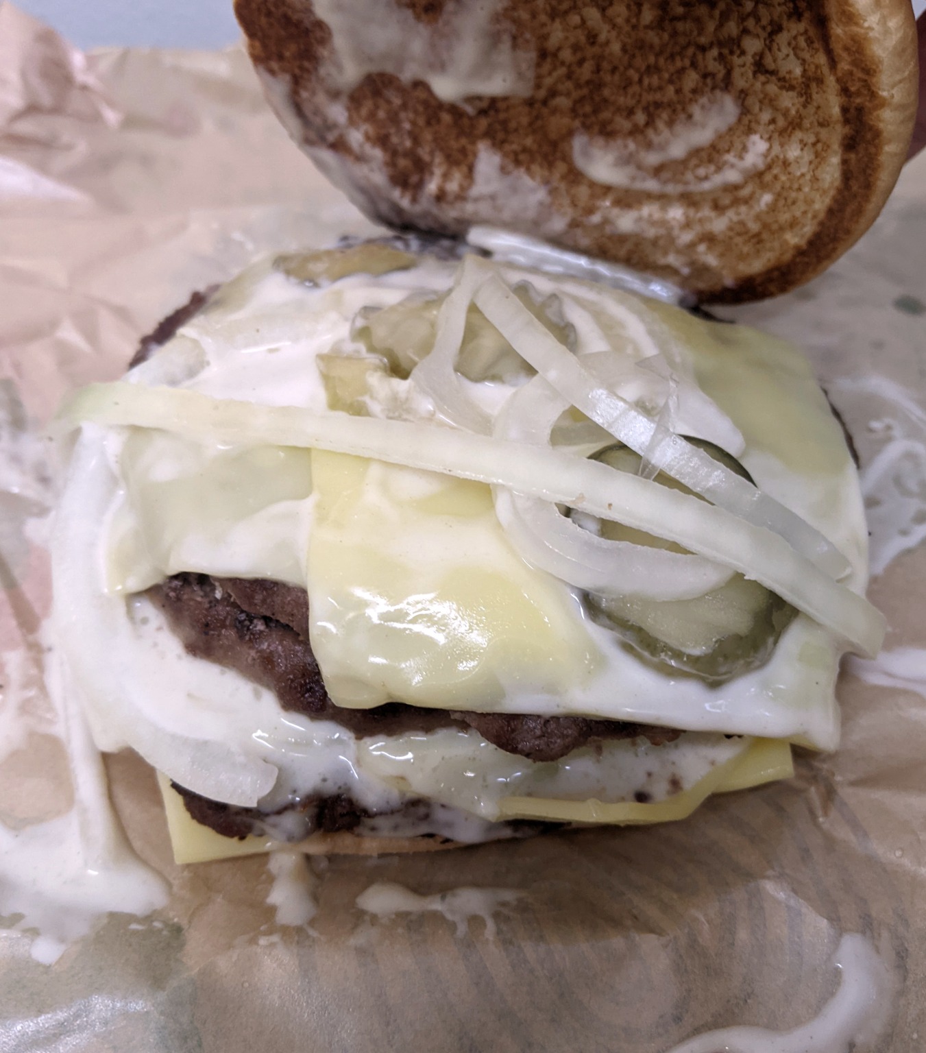 Burger King Japan’s Cheeseburger Gelände — exceptional in taste, size ...