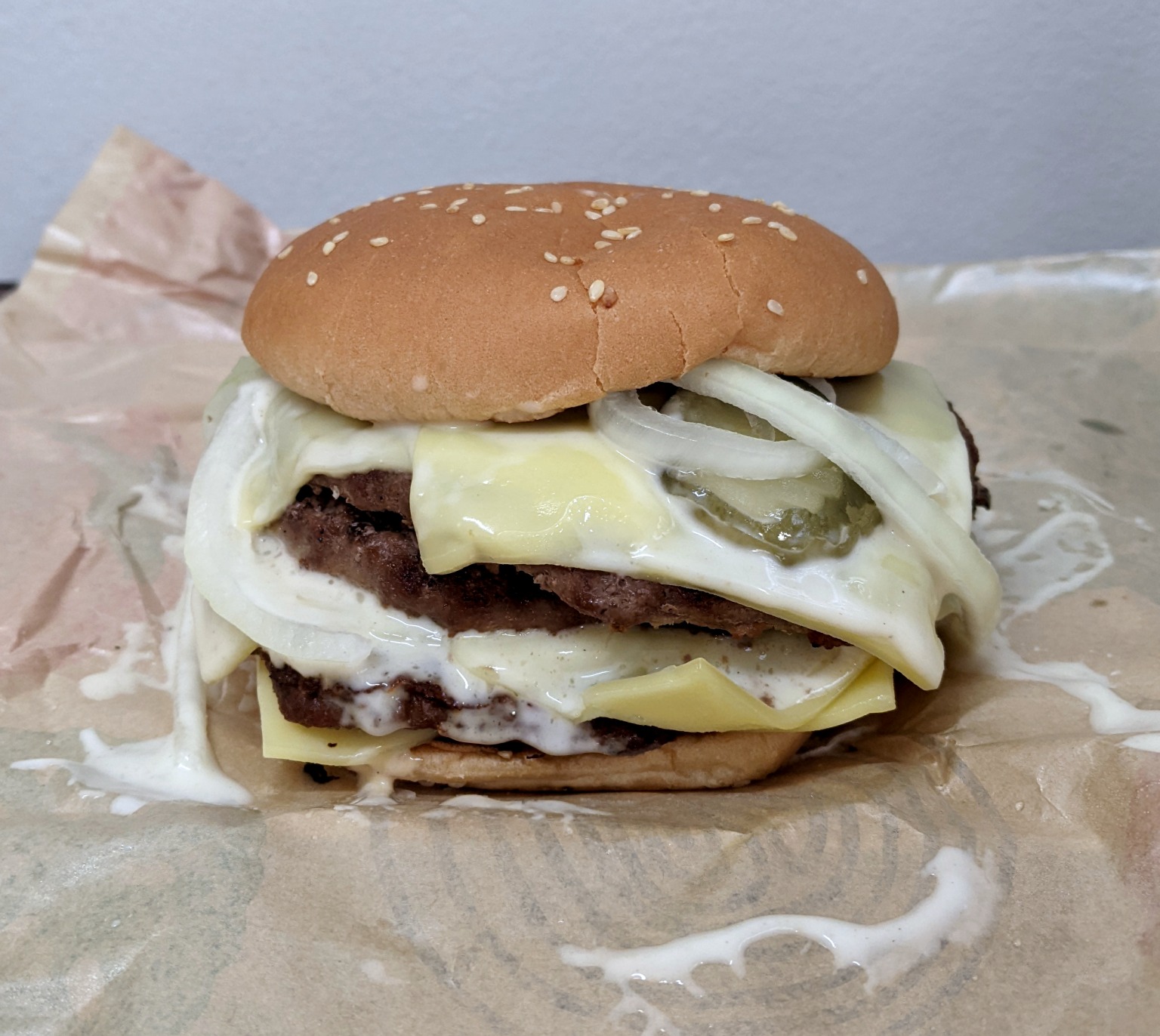 Burger King Japan’s Cheeseburger Gelände — exceptional in taste, size ...