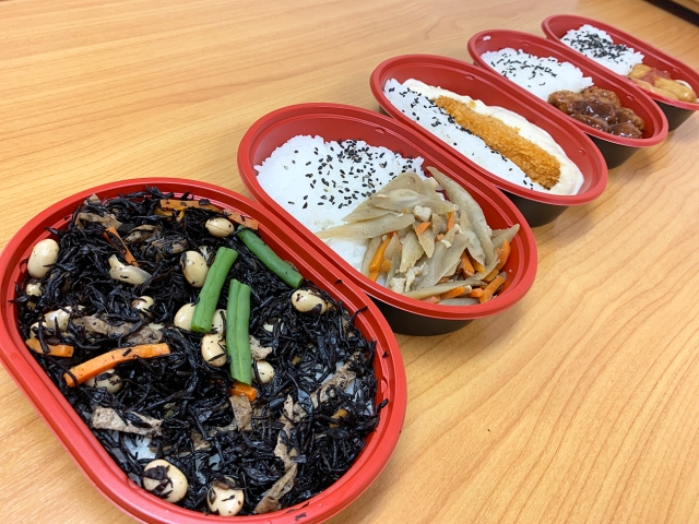 Lawson Store 100 sells two new simple, inexpensive bento showcasing ...