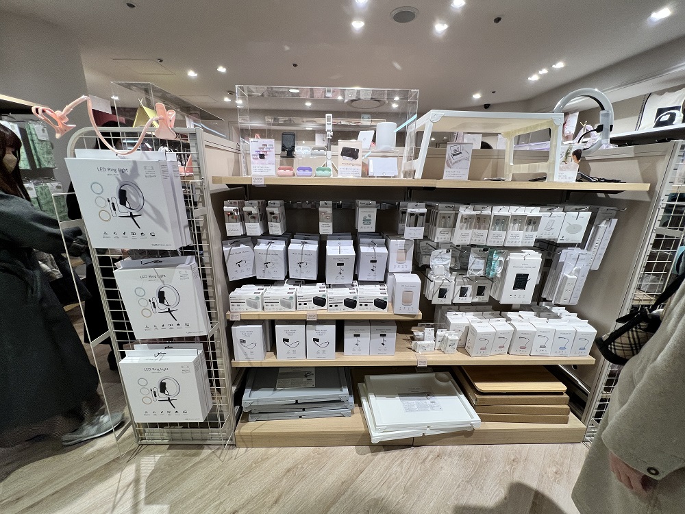 Daiso opens massive new 25,392-square foot Tokyo flagship store with ...