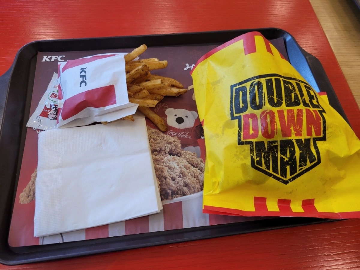 KFC releases the Zinger Triple Down in Korea 【Taste Test】 | SoraNews24 ...