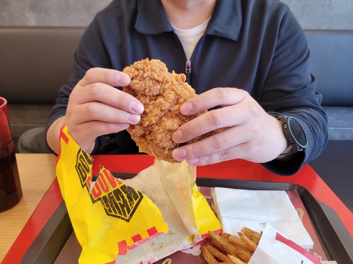 KFC releases the Zinger Triple Down in Korea 【Taste Test】 | SoraNews24 ...