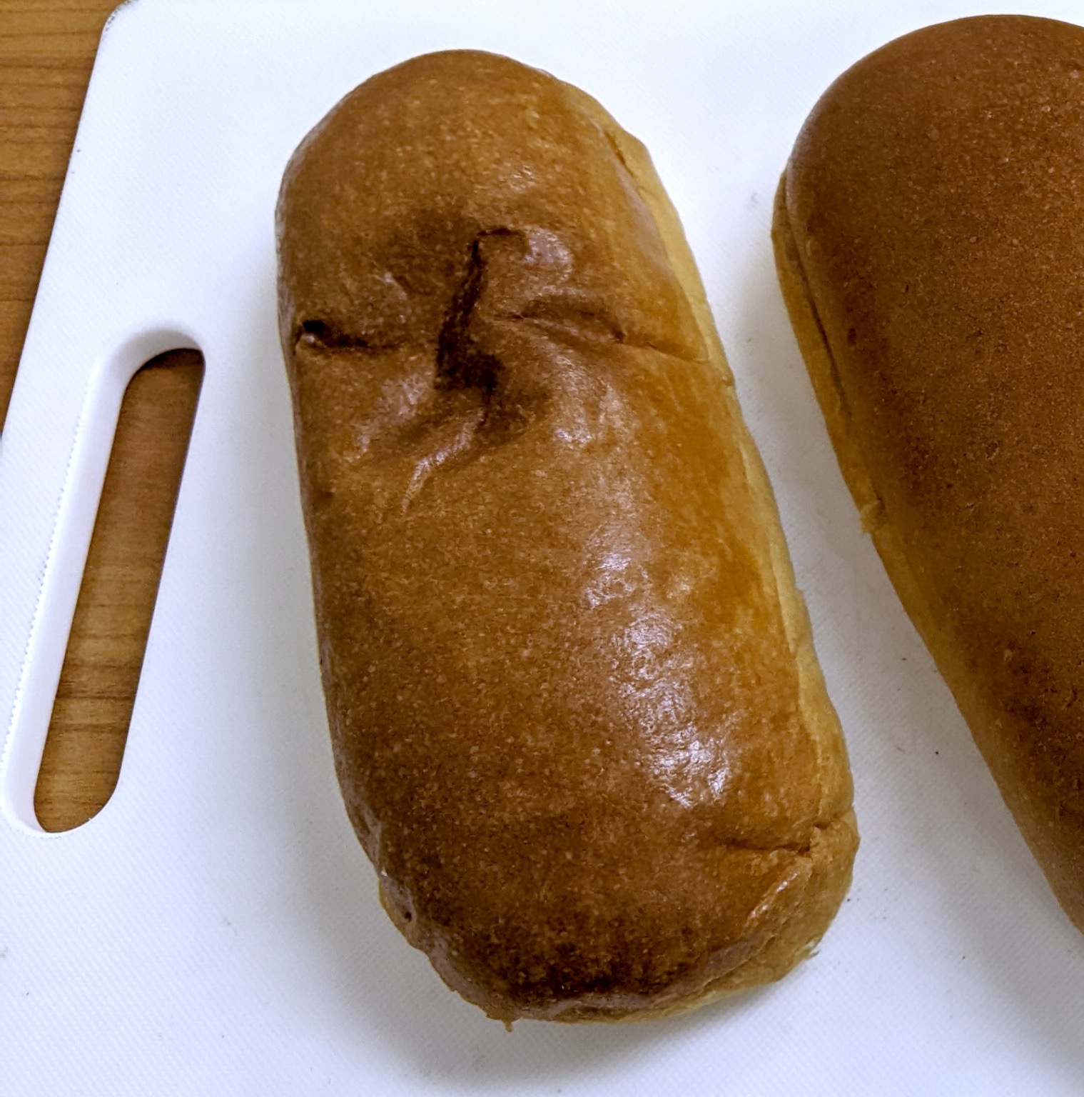 Which Japanese convenience store has the best koppepan hot dog buns ...