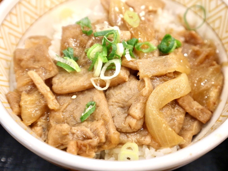 A meatless beef bowl? We try a plant-based meal at Sukiya in Taiwan ...