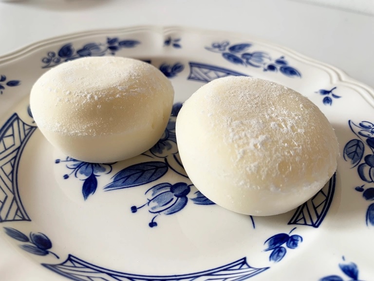 Our Japanese reporter tries Yukimi Daifuku mochi ice cream for the ...