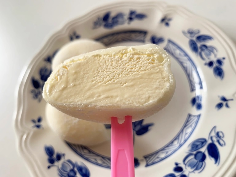 Our Japanese reporter tries Yukimi Daifuku mochi ice cream for the ...