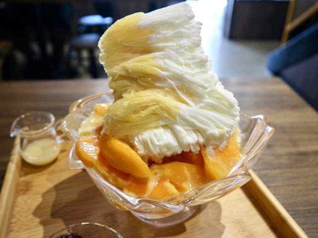 This popular limited-time mango yogurt shaved ice in Taiwan is ...