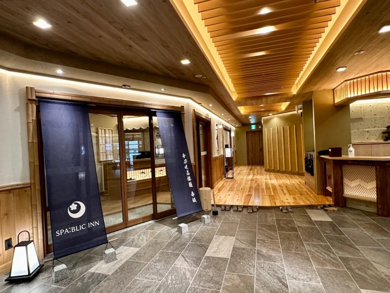 More than a capsule hotel, downtown Tokyo capsule ryokan is awesome ...