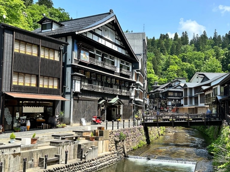 Here’s why you should visit Japan’s best winter-night hot spring town ...