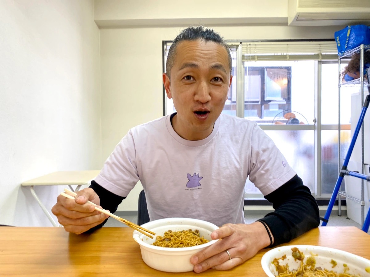 What happens if you make instant noodles with Coca-Cola instead of ...