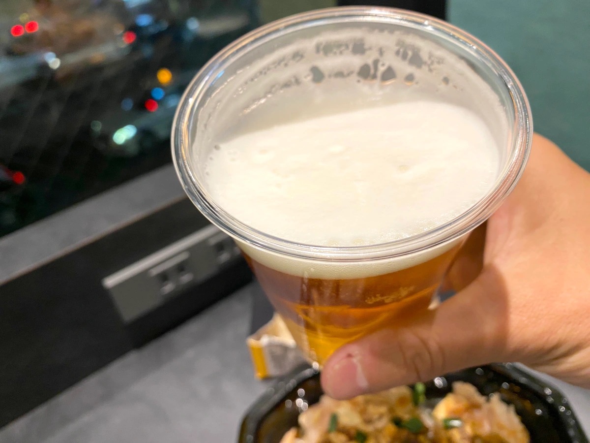 The Japanese convenience store where you can drink beer on tap ...