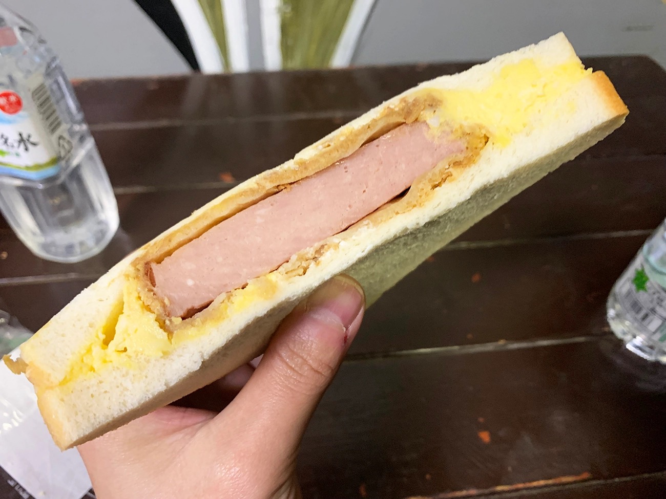 Japanese convenience store Lawson unveils a new type of egg sandwich ...