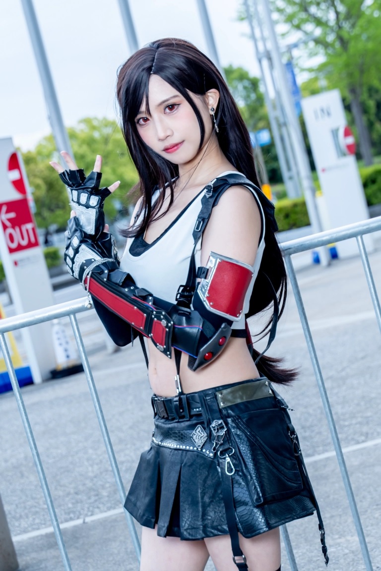 The beautiful cosplayers and booth models of Niconico Super Conference ...
