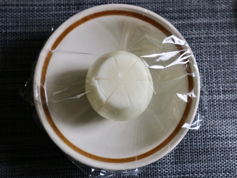 Pop that whole onion in the microwave! 7-Eleven Japan supermarket ...