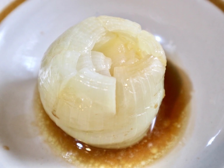 Pop that whole onion in the microwave! 7-Eleven Japan supermarket ...