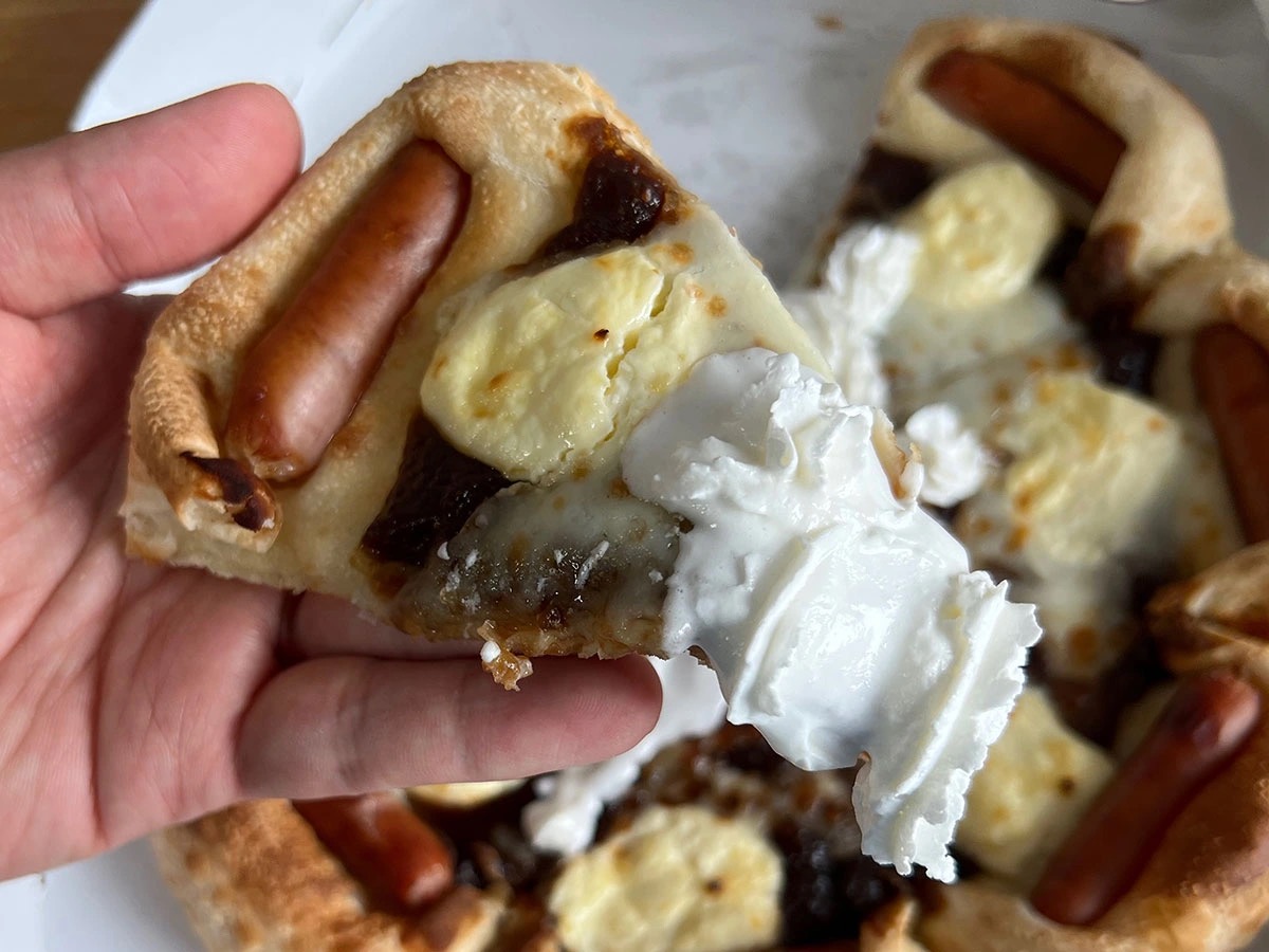 Pizza Hut Japan’s new Wiener Coffee Pizza tastes as crazy as it sounds ...